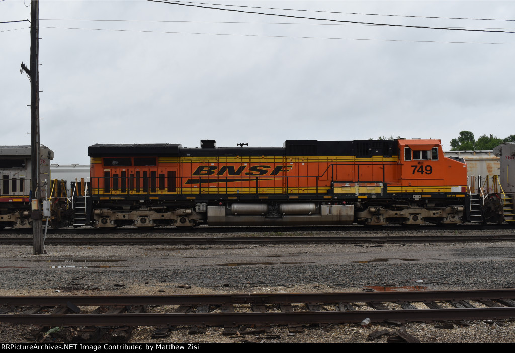 BNSF 749